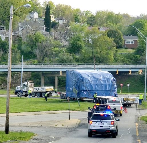 Superload coming through | News, Sports, Jobs - Morning Journal